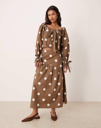 Glamorous Midaxirock in Braun mit Polka Dots, asymmetrischem Schnitt und abfallender Taille, Kombiteil-Brown