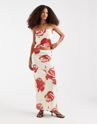 Jack & Jones Jupe longue densemble en tulle avec imprim&eacute; fleurs - Blanc cass&eacute; et rouge