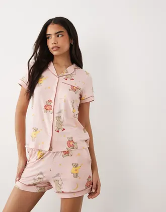 Chelsea Peers Ensemble avec top &agrave; revers et short &agrave; imprim&eacute; ours - Rose