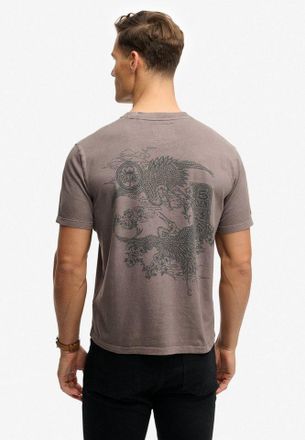 Superdry Rundhalsshirt TOKYO NARRATIVE LOOSE TEE mit coolem Tattoo-Print