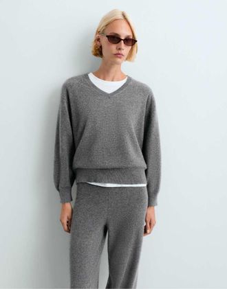 Oysho Kaschmir-Strickpullover mit V-Ausschnitt, 100 %, in Grau