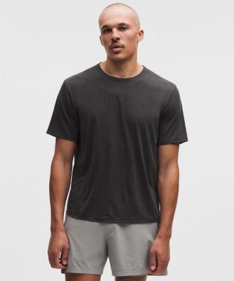 lululemon Mile Maker -T-Shirt f&uuml;r M&auml;nner - Gr&ouml;&szlig;e 2XL in Heathered Black