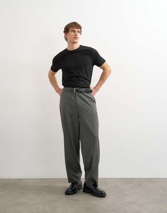 Topman Locker geschnittene Hose in Anthrazit mit Nadelstreifen-Grau
