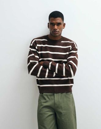 Cotton On Kastiger Strickpullover in gestreiftem Schokobraun mit Rundhalsausschnitt-Mehrfarbig