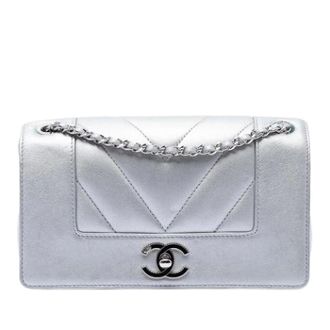 Chanel Pre-owned Sac bandouli&egrave;re matelass&eacute; Chevron - Femme - Pre-owned - Gris - Taille: ONE Size