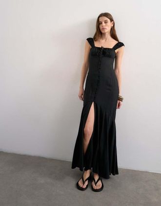 Topshop Robe d&eacute;t&eacute; longue &agrave; mancherons et boutons sur le devant - Noir