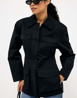 NA-KD Jacke mit Taschen-Detail in Schwarz