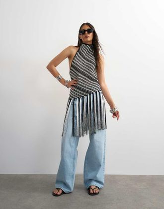 Topshop Longline-Neckholder-Tunika aus gestreiftem Strick in Schwarz und Wei&szlig; mit Fransen