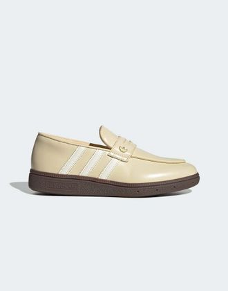 adidas Originals Handball Spezial - Loafer in Cremewei&szlig; und Wei&szlig;-Gelb