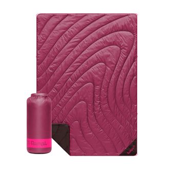 Rumpl original Pl&uuml;schdecke - warme bauschige Campingdecke, 100 % recycelte Polyester-Isolierung, leicht, bequem verstaubar, wasserabweisend, Outdoor-Pl&uuml;schd