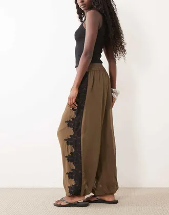 Asos pantalon avec empi&egrave;cements en dentelle kaki-Vert
