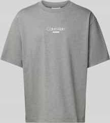 Calvin Klein Jeans Relaxed Fit T-Shirt mit Rundhalsausschnitt