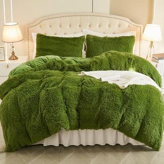 Emme Parure de lit en flanelle 220 x 240 cm avec housse de couette et 2 taies doreiller 80 x 80 cm, pour lit shaggy et peluche douce, vert herbe