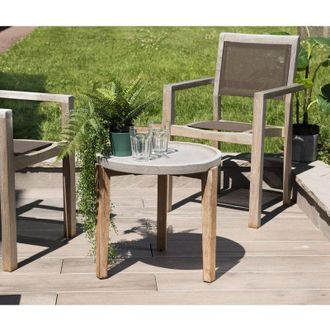 Macabane Macabane - hector - Table dappoint de jardin ronde b&eacute;ton 50x50 cm pieds en bois acacia