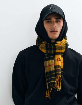 Fred Perry &eacute;charpe &eacute;cossaise en laine dagneau dor&eacute;e