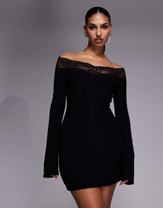 Fashionkilla Exklusiv - Anschmiegsames Minikleid in Schwarz mit Carmen-Ausschnitt, ausgestellten &Auml;rmeln und Spitzenborte