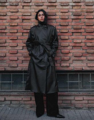 Bershka trench-coat long ceintur&eacute; noir