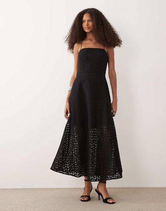 Mango Robe caraco longue &agrave; broderies - Noir