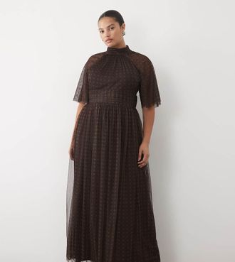 Lace & Beads Plus robe longue en tulle &agrave; col montant et manches volant&eacute;es &agrave; pois chocolat-Marron