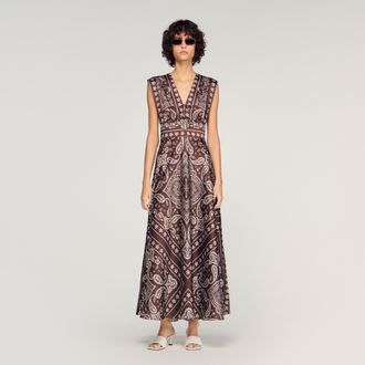 Sandro Langes Kleid mit Bandana-Muster