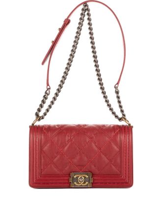 Chanel sac port&eacute; &eacute;paule &agrave; design matelass&eacute; - Rouge