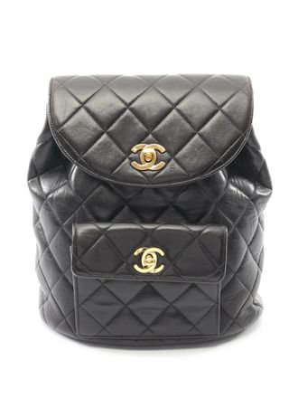 Chanel sac &agrave; dos matelass&eacute; &agrave; logo CC (1994-1996) - Noir