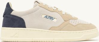 Autry BASKETS MEDALIST LOW TRICOLOR EN DAIM BLANC SAND ET BLUE SPACE