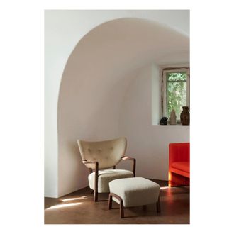 & Tradition Fauteuil Wulff ATD2 pi&egrave;tement en noyer & Tradition