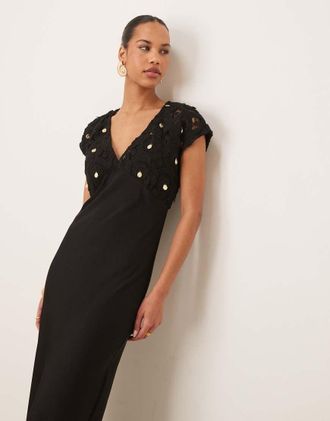 Never Fully Dressed Robe longue en maille au crochet avec d&eacute;tails coquillages - Noir