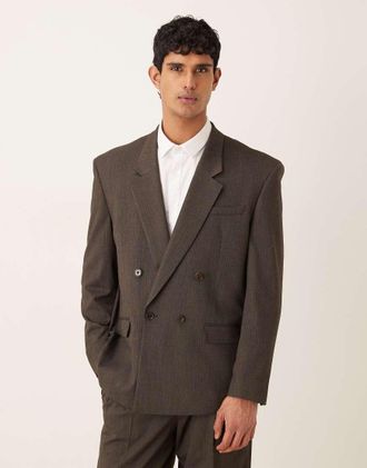 Asos Locker geschnittene Anzugjacke in Braun mit dezentem Streifenmuster und eckiger Schulterpartie-Brown