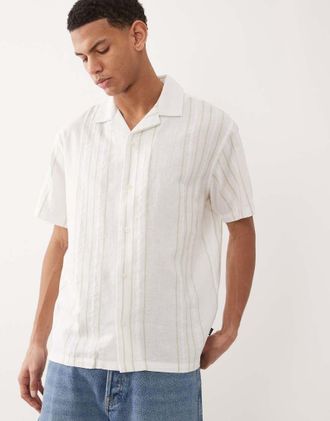 Jack & Jones Premium - Kurz&auml;rmliges Hemd aus Leinenmix in Wei&szlig; mit gr&uuml;nen Streifen