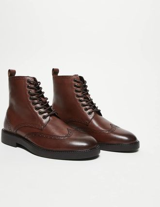 Asos Schn&uuml;rstiefel aus braunem Leder mit Budapester-Details-Brown