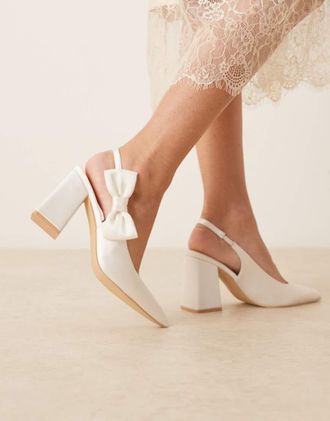 Be Mine Bobbi - Chaussures de mariage &agrave; talon en satin &agrave; bride arri&egrave;re et noeud sur le c&ocirc;t&eacute; - Ivoire-Blanc