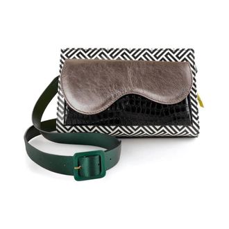 Chie Mihara Metallic Leder Crossbody Bag mit geometrischem Design - - Bags - Damen - Mehrfarbig - ONE SIZE