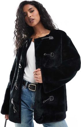 Vero Moda Y.A.S - Veste en fausse fourrure avec boucles - Noir