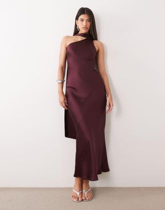 Pretty Lavish robe longue en satin &agrave; d&eacute;tail foulard, encolure asym&eacute;trique, coupe en biais, bordeaux-Rouge