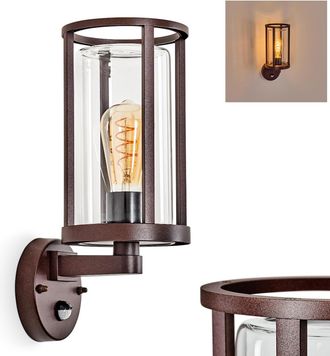 HOFSTEIN Außenwandleuchte Martinha, Außenleuchte mit Bewegungsmelder aus Metall/Glas in Rostfarben/Klar, moderne Wandlampe für Terrasse/Hof/Eingangsbereich, 1 