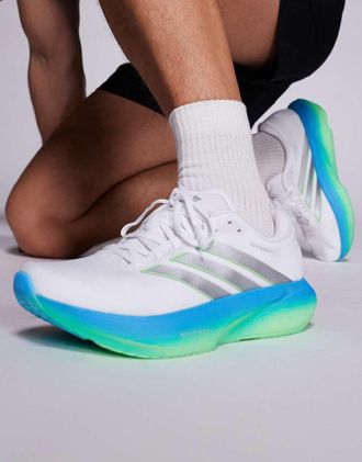 adidas adidas Running - Supernova Rise 3 - Sneaker in Wei&szlig;, Blau und Gr&uuml;n