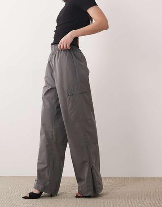 Calvin Klein Jeans Cargo-Funktionshose in Grau