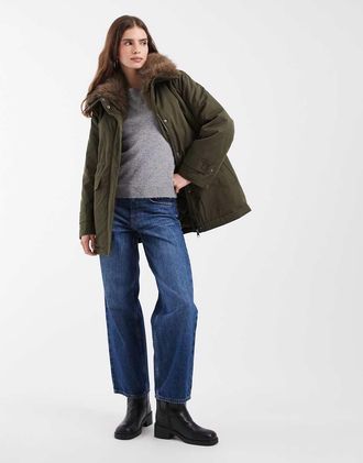 Vero Moda parka doubl&eacute;e en faux-fur avec taille &agrave; cordon de serrage, vert fonc&eacute;