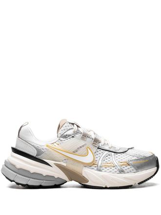 Nike baskets V2K Run - Gris