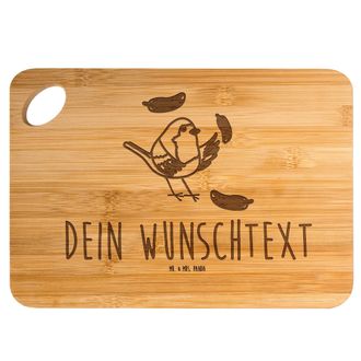Mr. & Mrs. Panda Personalisiertes Schneidebrett Rotkehlchen Federn - Personalisierte Geschenke, Spruch Mut, Fr&uuml;hst&uuml;cksbrett mit Namen, Holzbrett Gravur, Vogel, fliegen