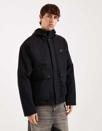 Fred Perry Parka courte en tissu ripstop &agrave; capuche et logo - Noir