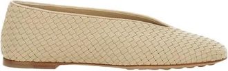 Bottega Veneta Woven Leather Flat Shoes Featuring Pointed Toe Des - Gr. 36,5 (EU) - in Beige