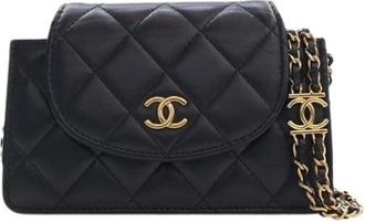 Chanel Sac bandouli&egrave;re matelass&eacute; en cuir dagneau pr&eacute;-aim&eacute; - Femme - Pre-owned - Noir - Taille: ONE Size