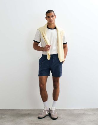 Abercrombie & Fitch Baggy Tech-Shorts in Marineblau
