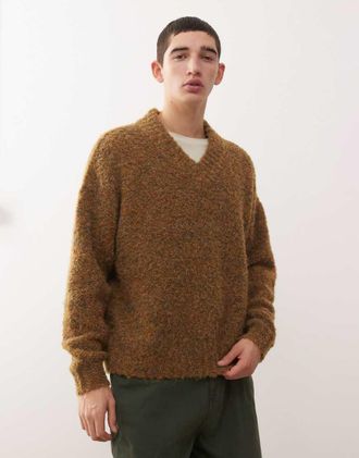 Reclaimed Vintage Kastiger Pullover aus Boucl&eacute; in Khaki mit V-Ausschnitt-Gr&uuml;n