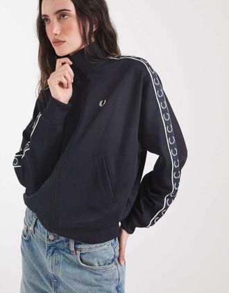 Fred Perry Trainingsjacke mit Streifen in Marineblau