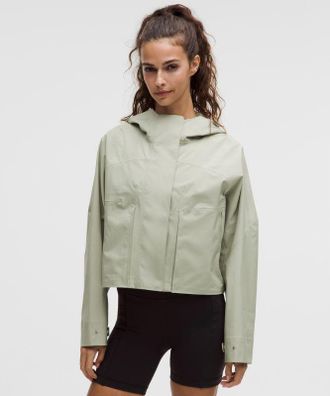 lululemon Rain Chaser Jacke f&uuml;r Frauen - Gr&ouml;&szlig;e 10 in Fog Green