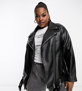 Asos Curve ASOS DESIGN Curve - Blouson style motard long et oversize en imitation cuir - Noir